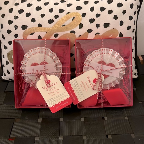 Pottery Barn Kids | Accessories | Pottery Barn Kids I Mom Pins Set Of 2 ...